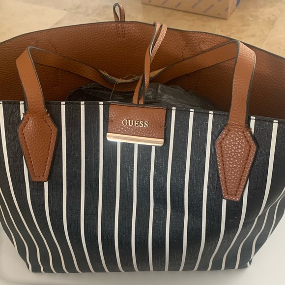 Guess | Bags | Large Guess Tote Bag | Poshmark